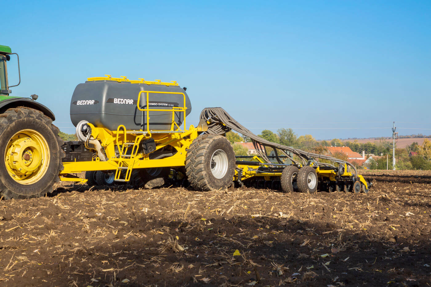 COMBO SYSTEM CS Double-Chamber trailed hopper | BEDNAR FMT