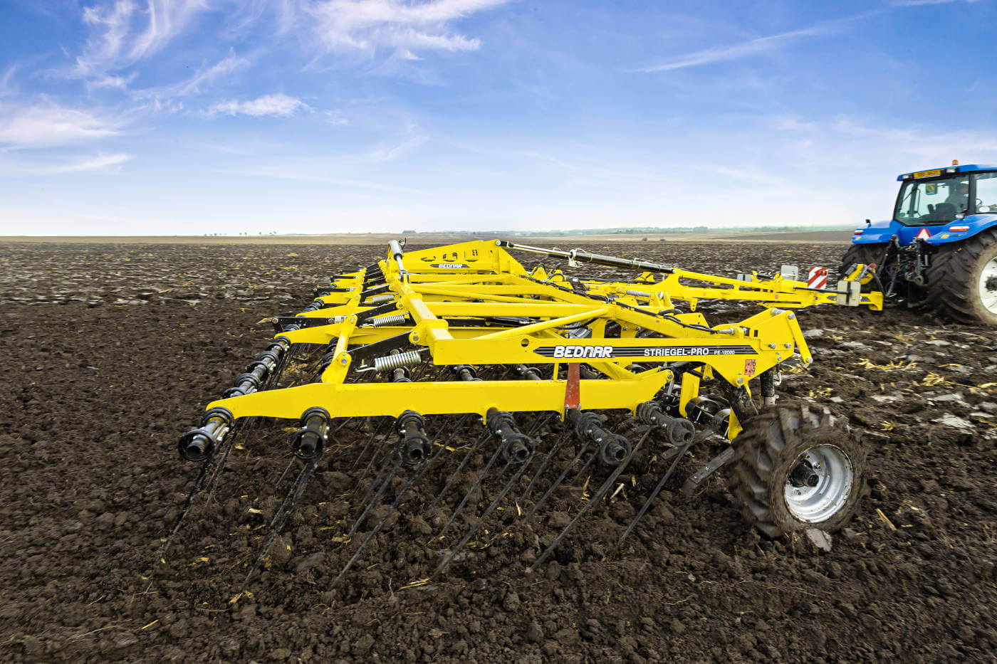 STRIEGEL-PRO PE Wide Straw Harrow | BEDNAR FMT