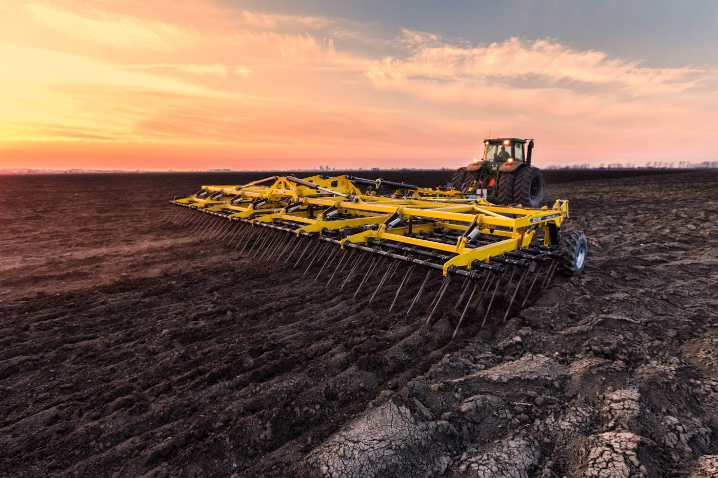STRIEGEL-PRO PE Wide Straw Harrow | BEDNAR FMT