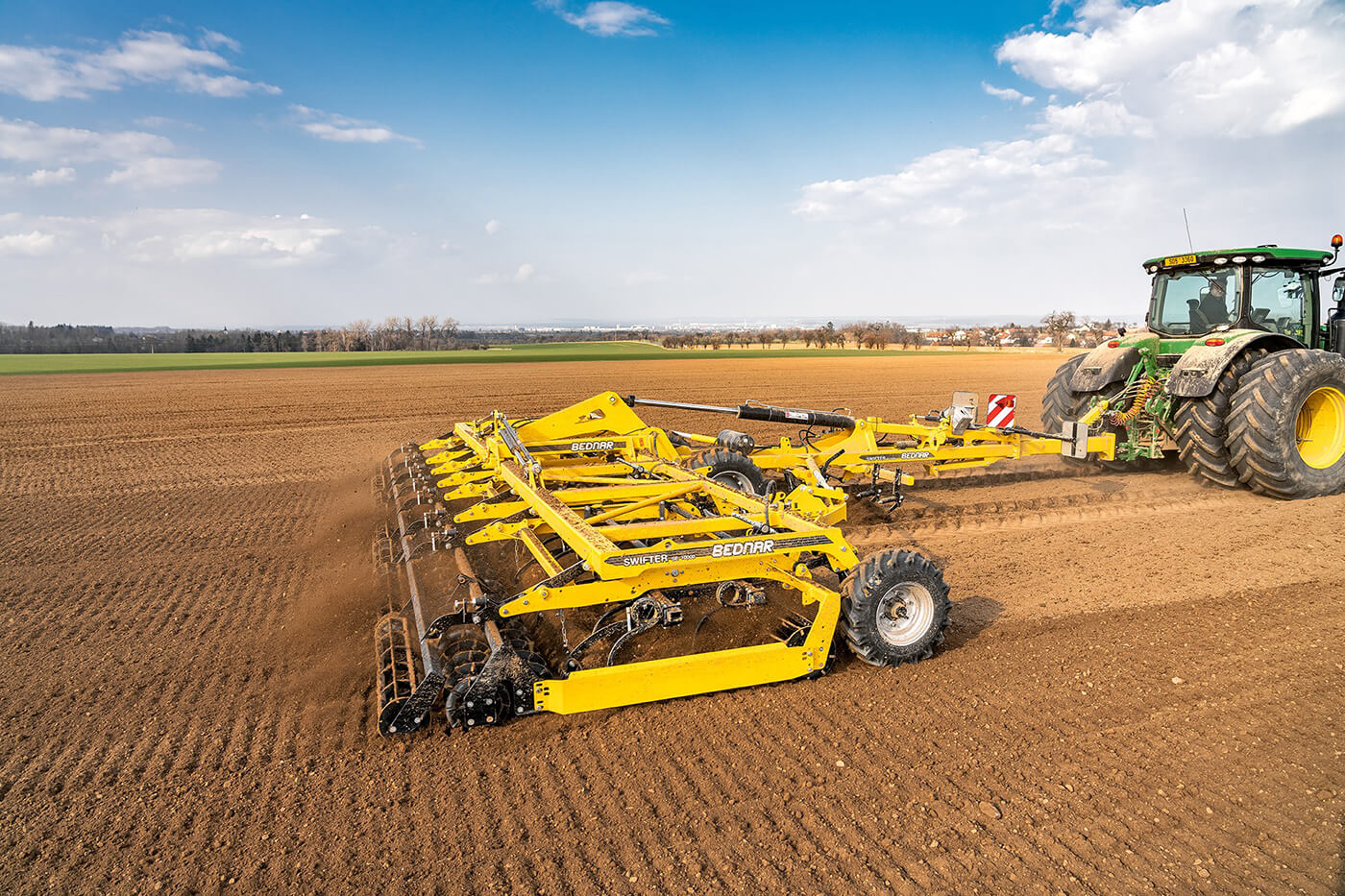 SWIFTER SE Wide Working Width Seedbed Cultivator | BEDNAR FMT